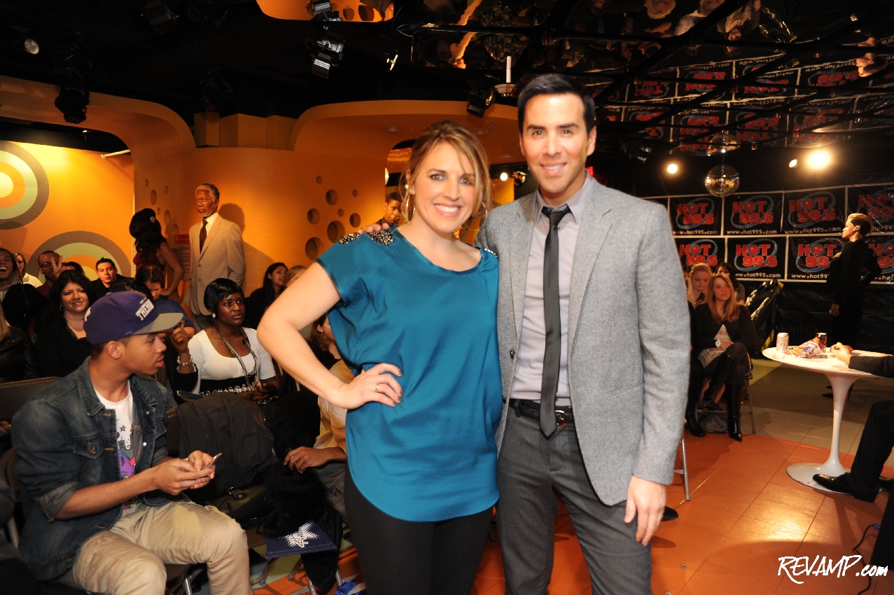Sarah Fraser & Will Thomas Host 'American Idol' Viewing Party; Brad ...